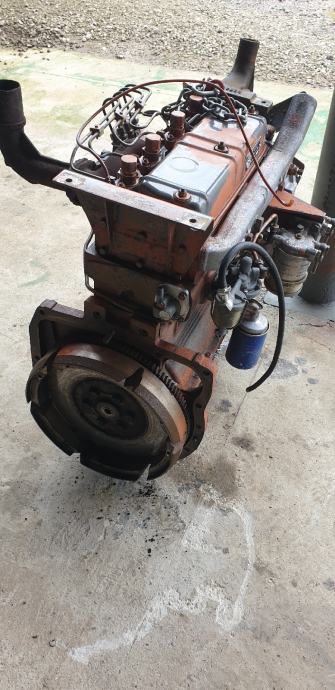 motor za traktor imt 560