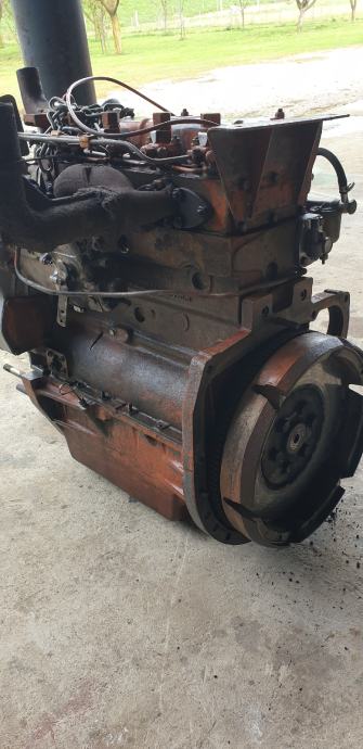 motor za traktor imt 560