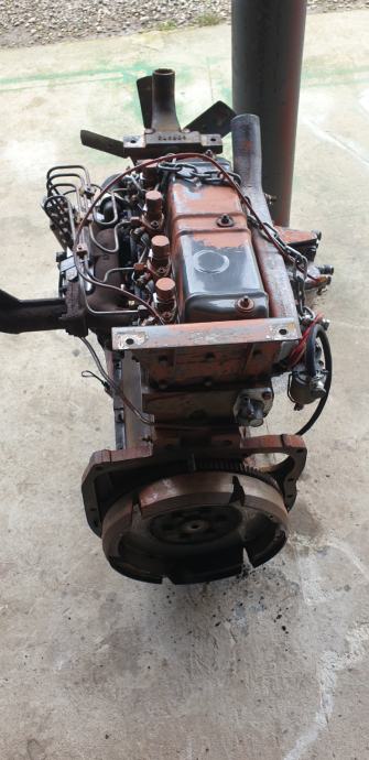 motor za traktor imt 560