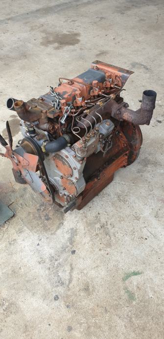 motor za traktor imt 560