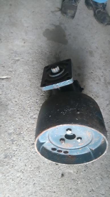 Reduktor za univerzal