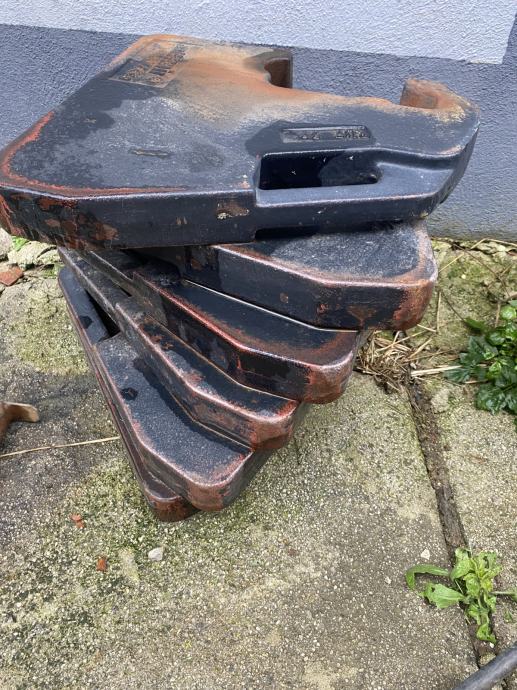 Utezi za traktor Case