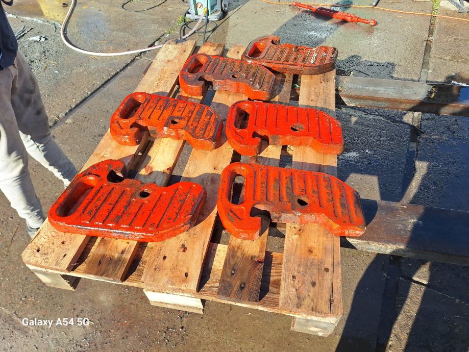 UTEZI ZA TRAKTOR RUSA PRODAJEM ILI MJENJAM