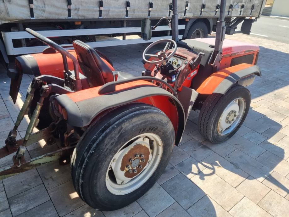 Antonio Carraro TC 5400