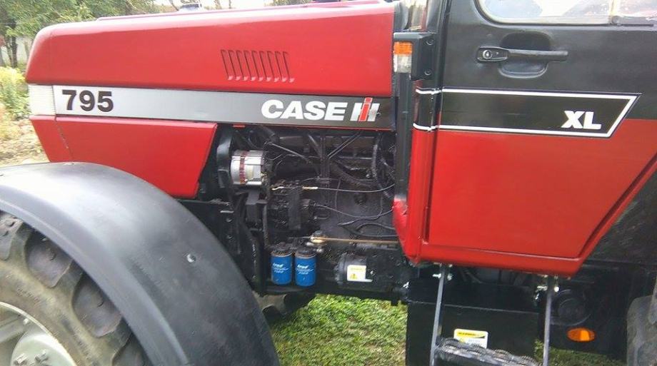 CASE INTERNATIONAL 795 XL