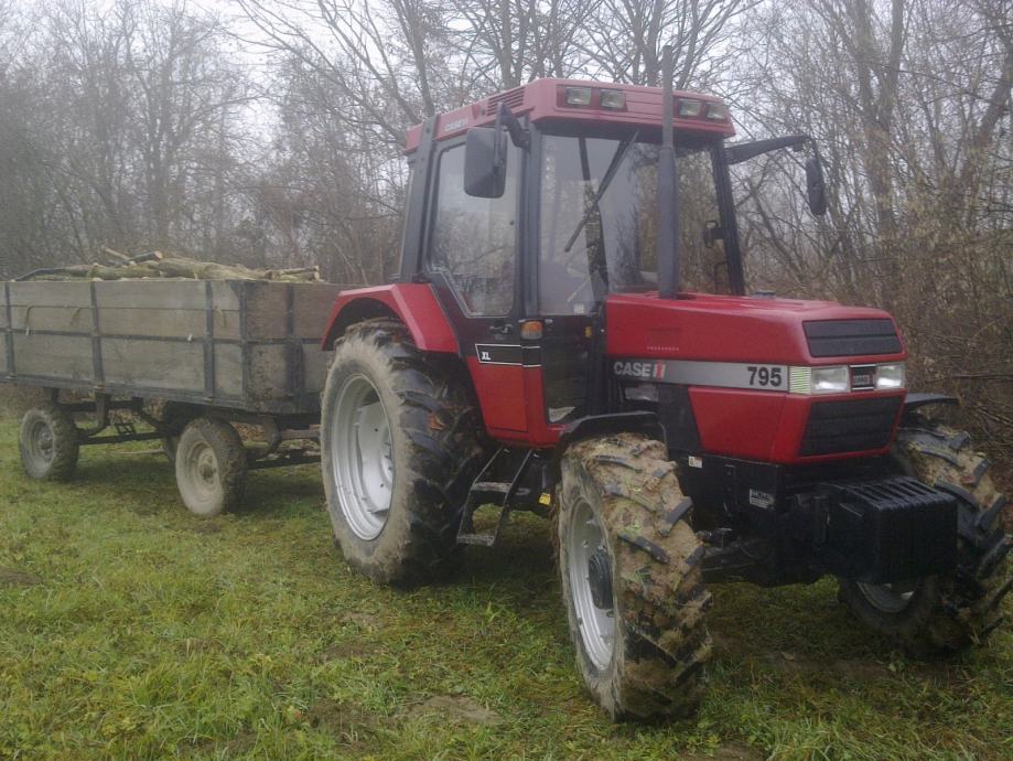 CASE INTERNATIONAL 795 XL