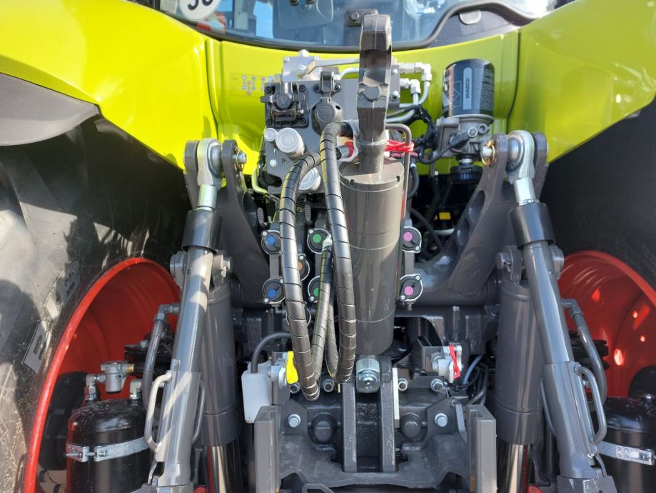 Claas Axion 830 CEBIS Hexashift - odmah dostupno