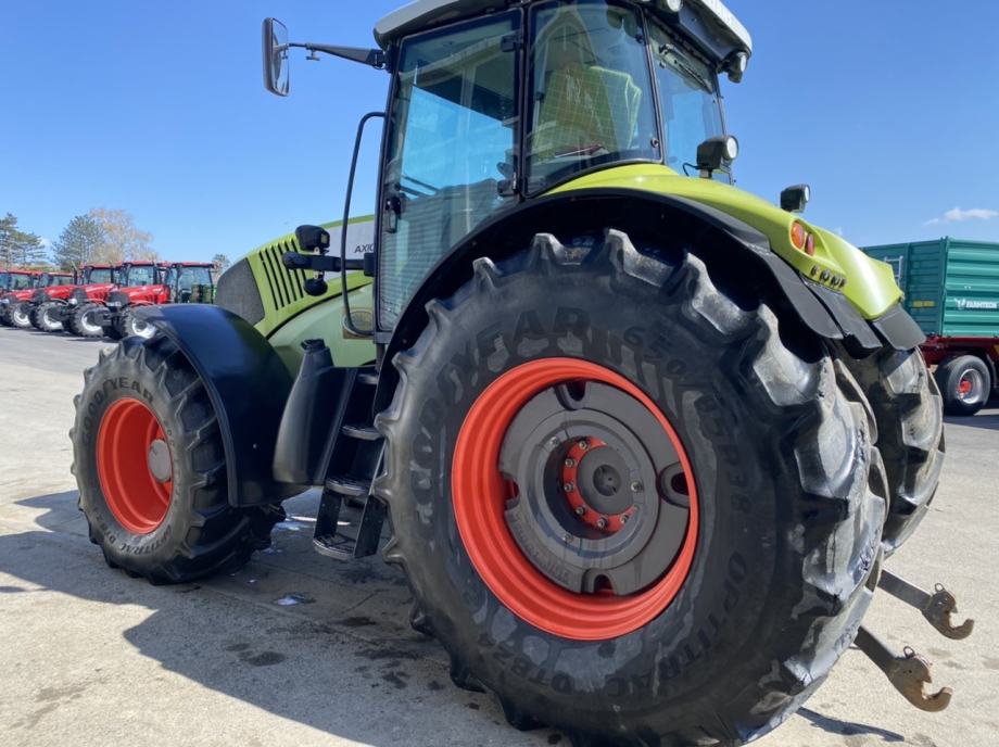 CLAAS AXION 840