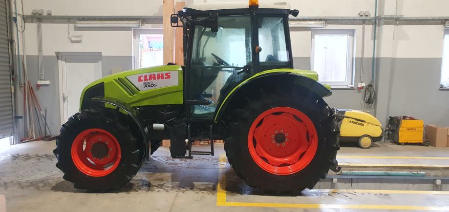 CLAAS AXOS 330