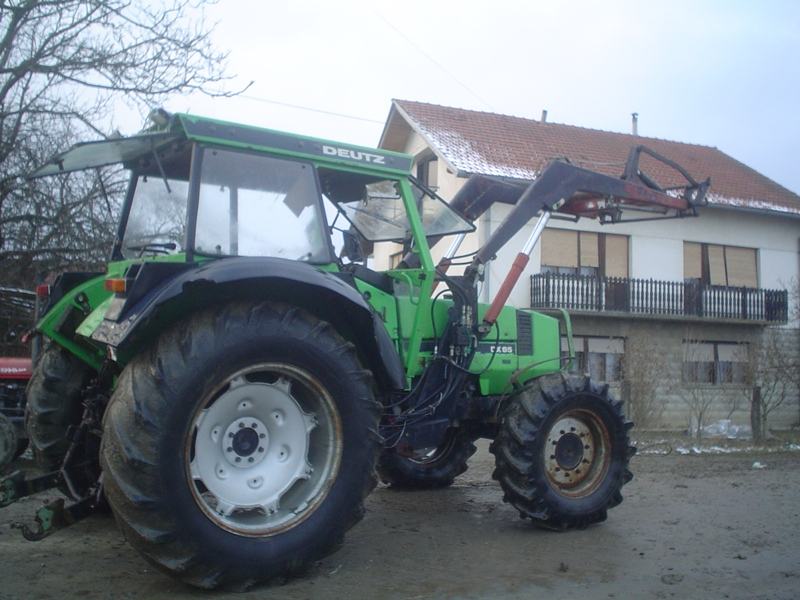 Deutz DX 85 SA UTOVARIVAČEM