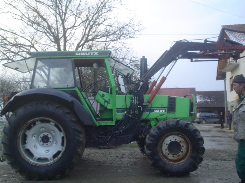 Deutz DX 85 SA UTOVARIVAČEM