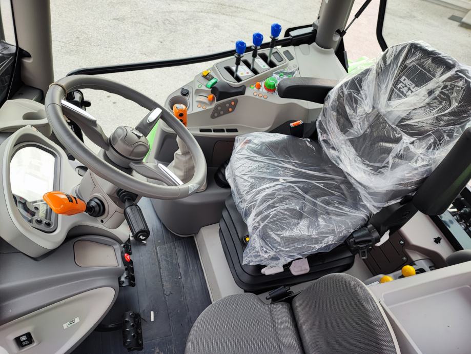 DEUTZ-FAHR 6135 C Stage V