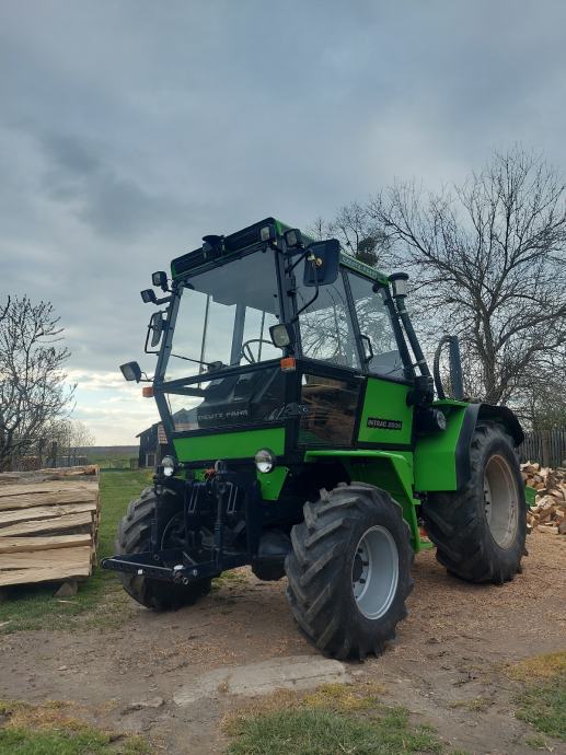 Deutz-Fahr Intrac 2004