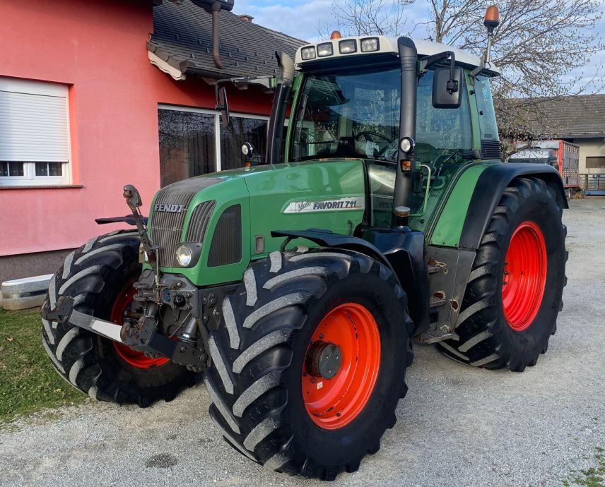 FENDT 711 VARIO KLIMA 53KM/H PRED.HIDRAULIK,TLS TOP STANJE KAO NOV