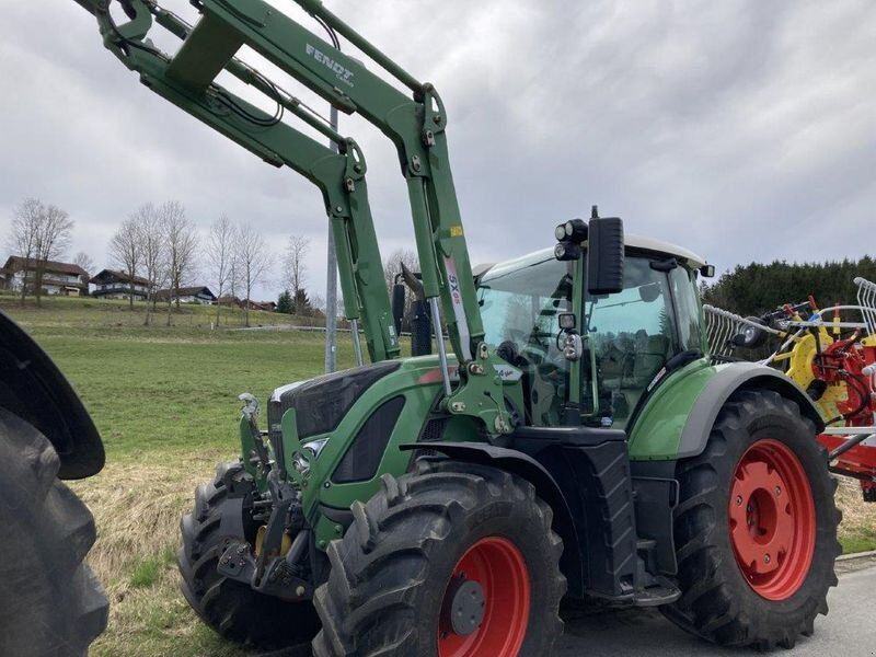 Fendt 724 Vario S4 Profi Plus