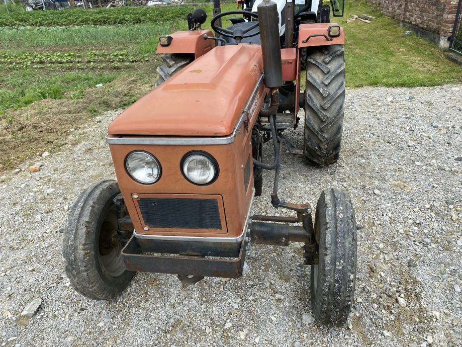 Prodajem traktor HMT Zetor 3511