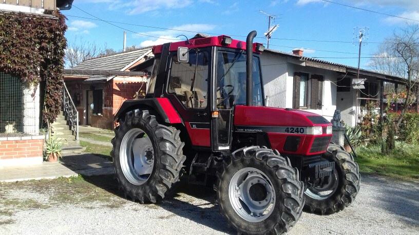 Case 4240 xl