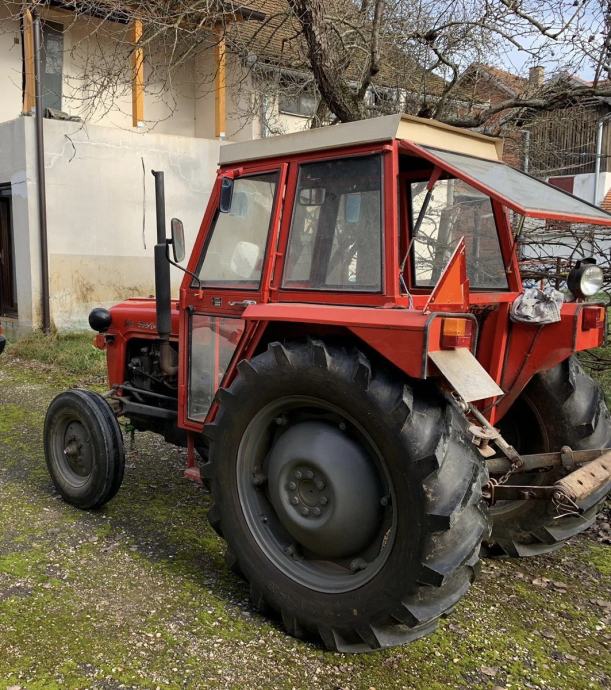 IMT Traktor 539 Deluxe s Kabinom