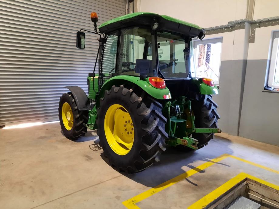 JOHN DEERE 5075 E