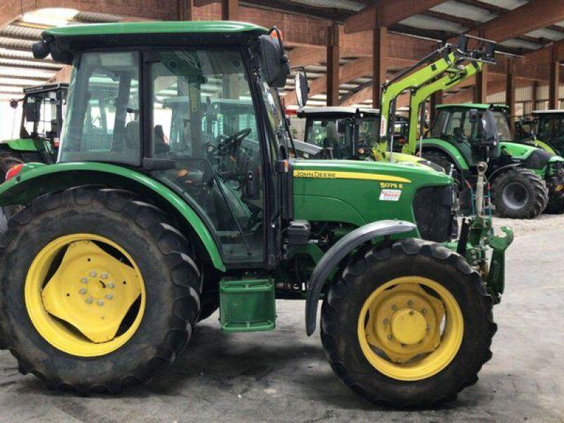 John Deere 5075 E
