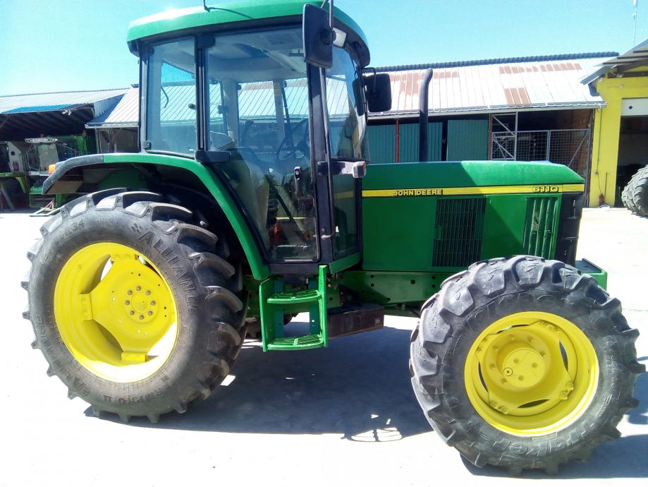 JOHN DEERE 6110 SE