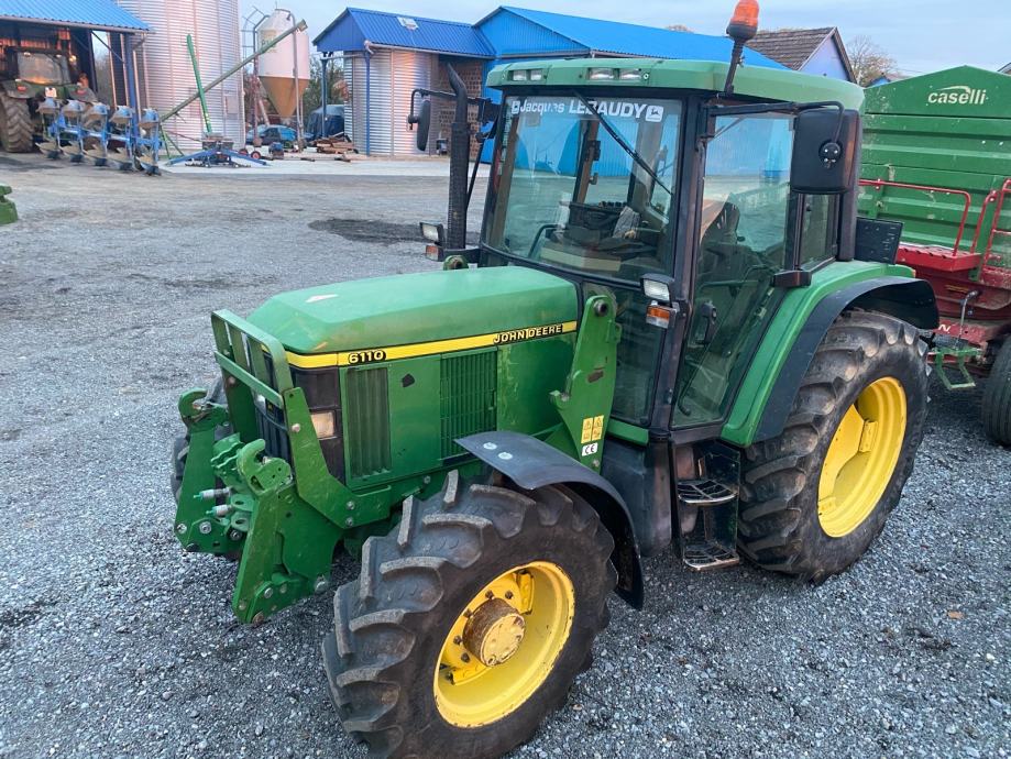 John Deere 6110
