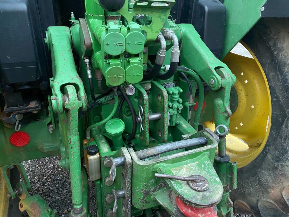 John Deere 6110