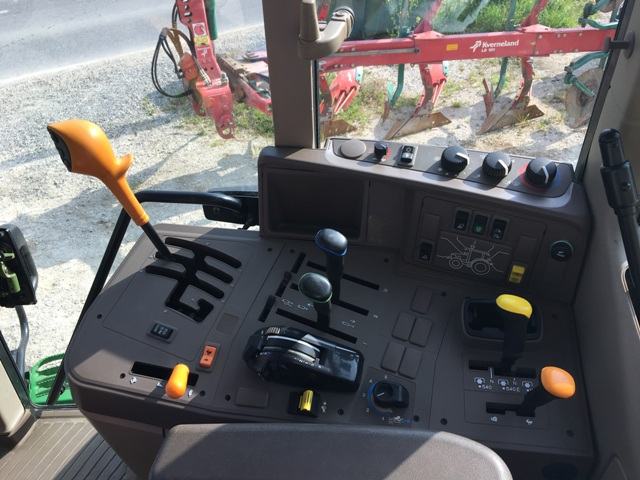 JOHN DEERE 6125 M