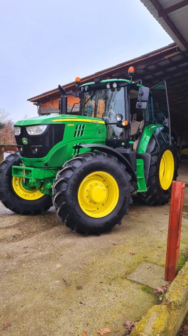 John Deere 6135M