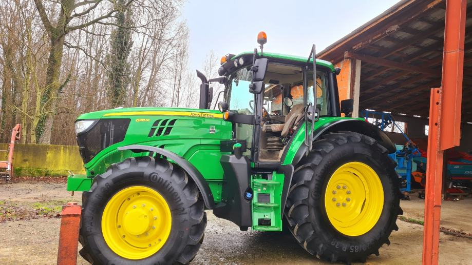 John Deere 6135M
