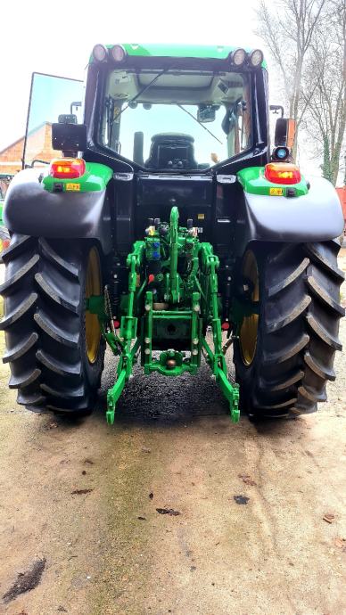 John Deere 6135M
