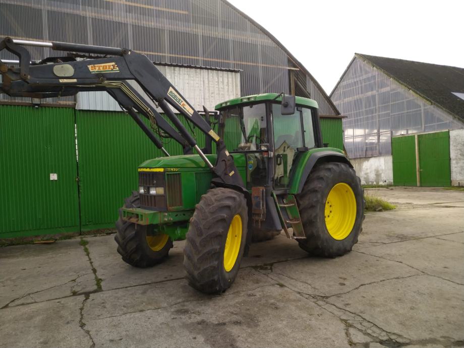 John Deere 6810