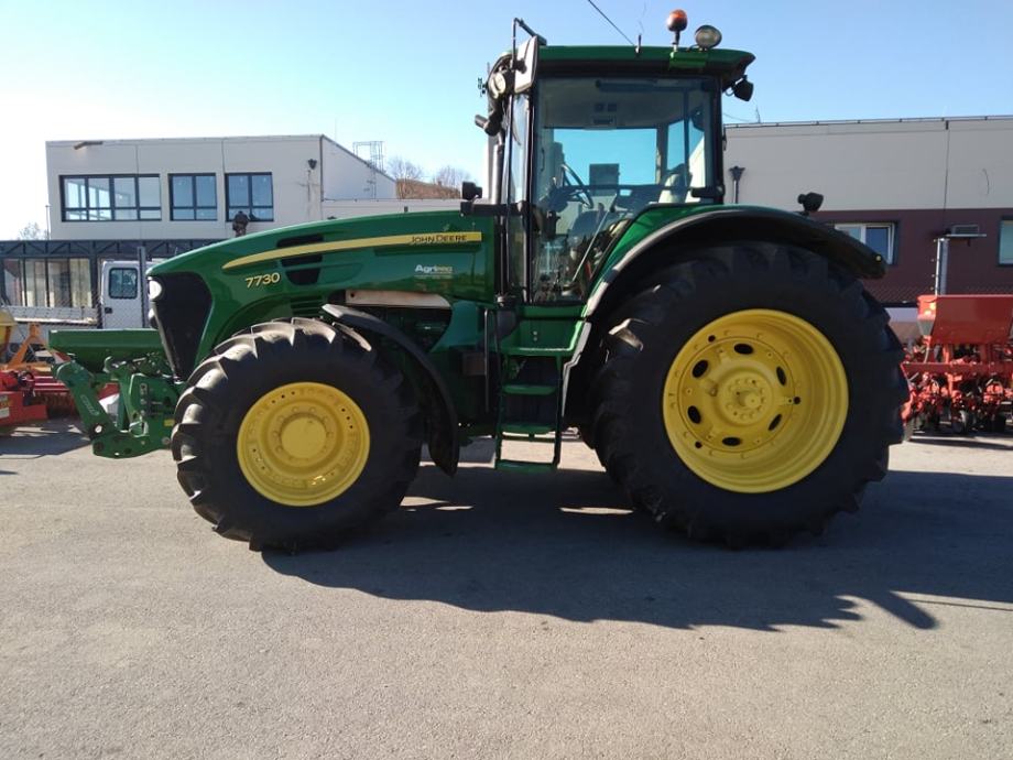 John Deere 7730