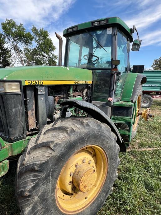 John Deere 7810