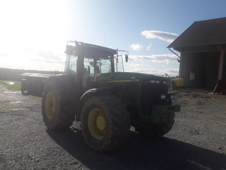 John Deere 8110