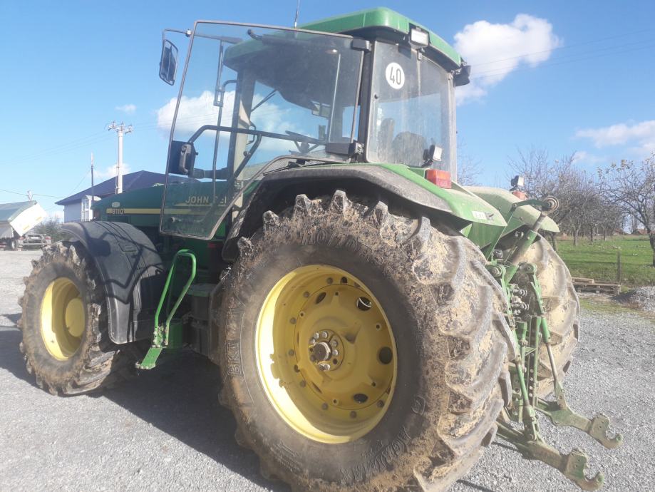 John Deere 8110