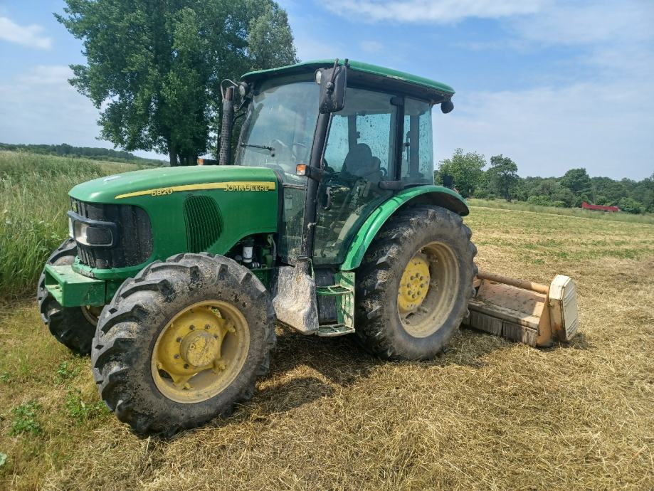 Traktor Jd 5820