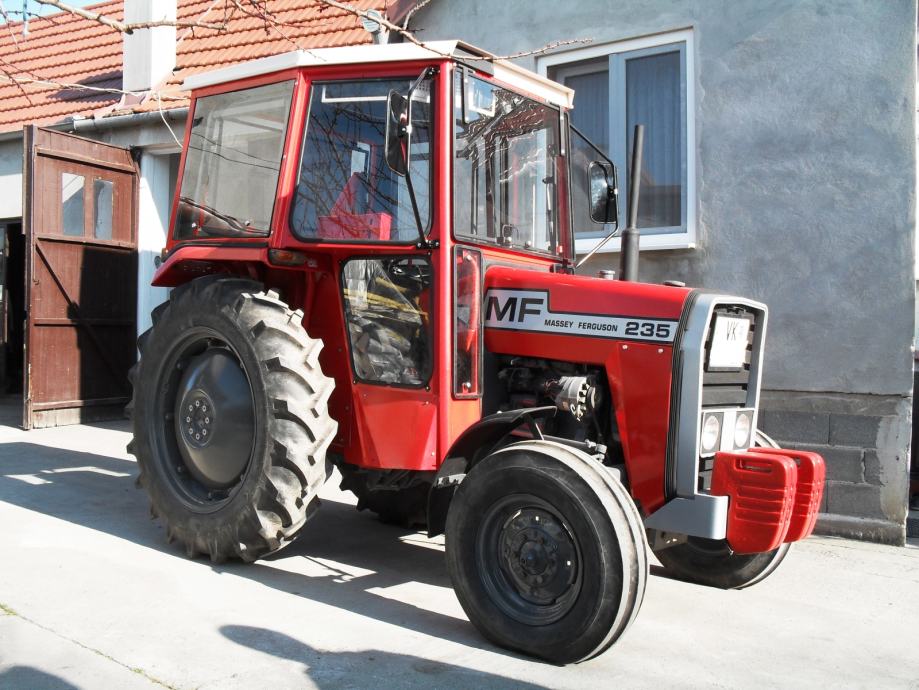Massey Ferguson 235