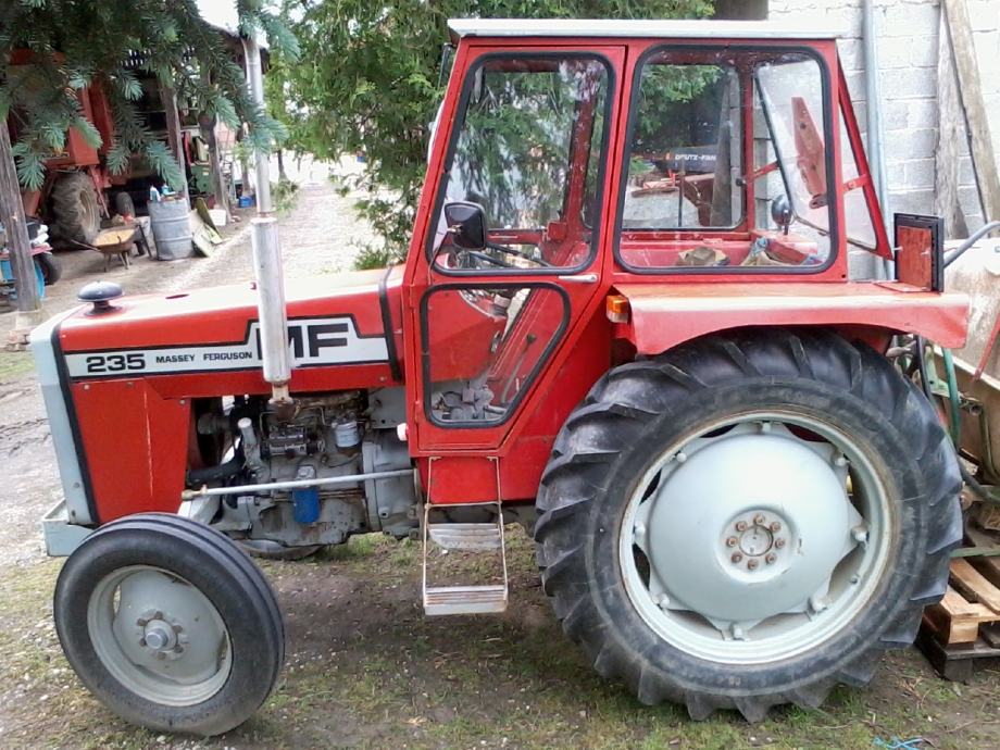 Massey ferguson 235