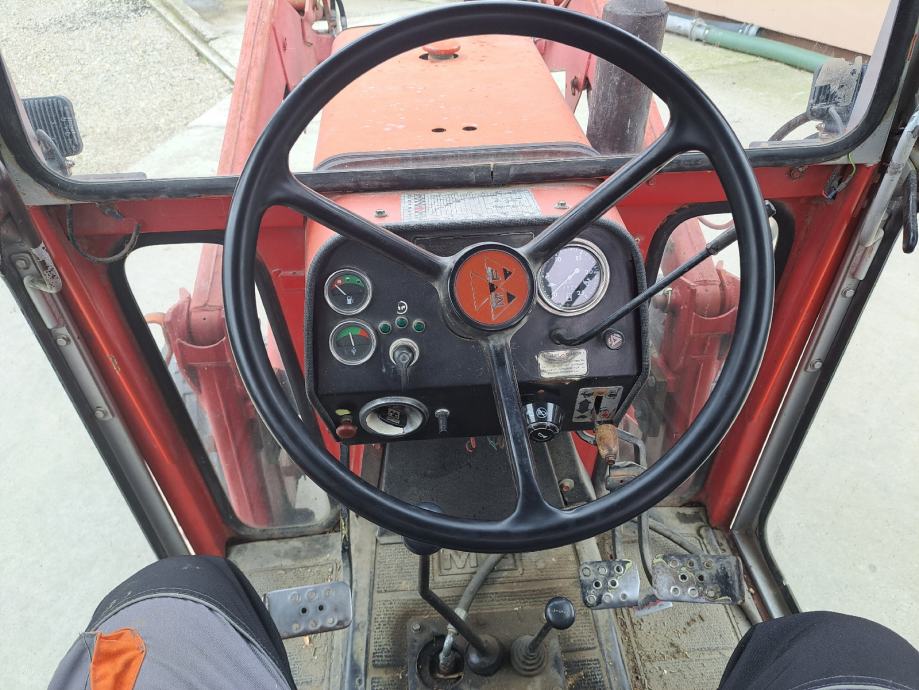 Massey Ferguson 575
