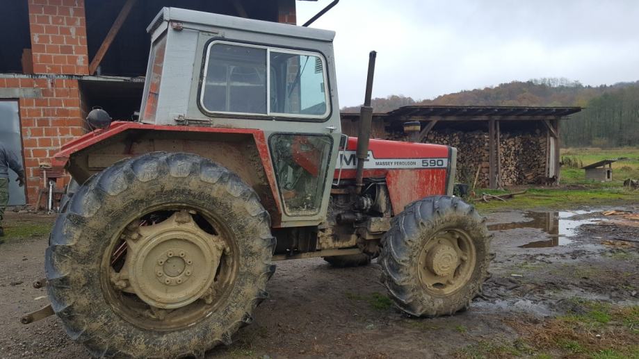 Massey Ferguson 590