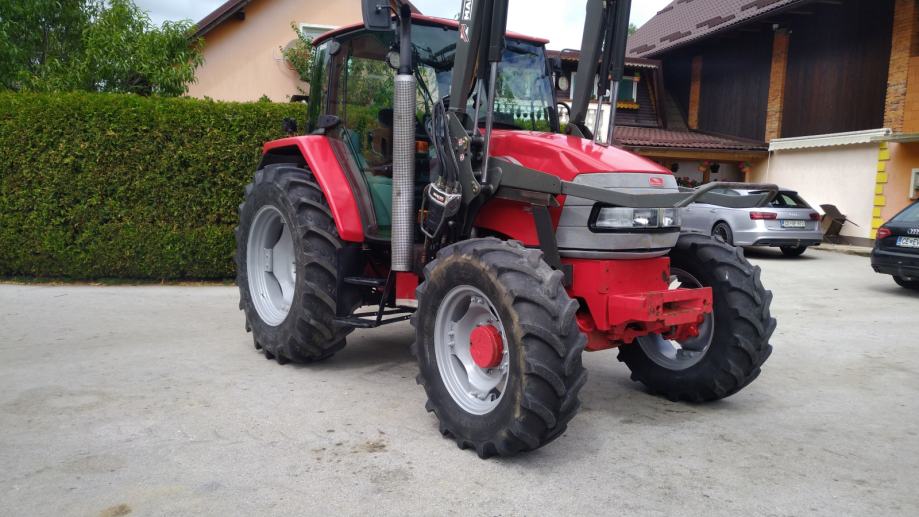 McCormick CX 85 XTRASHIFT - UTOVARIVAČ MX80 - ODLIČAN