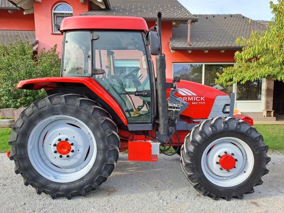 McCORMICK MC100 KLIMA 40KM 2004.GOD IZUZETNO OČUVAN PDV U CIJENI