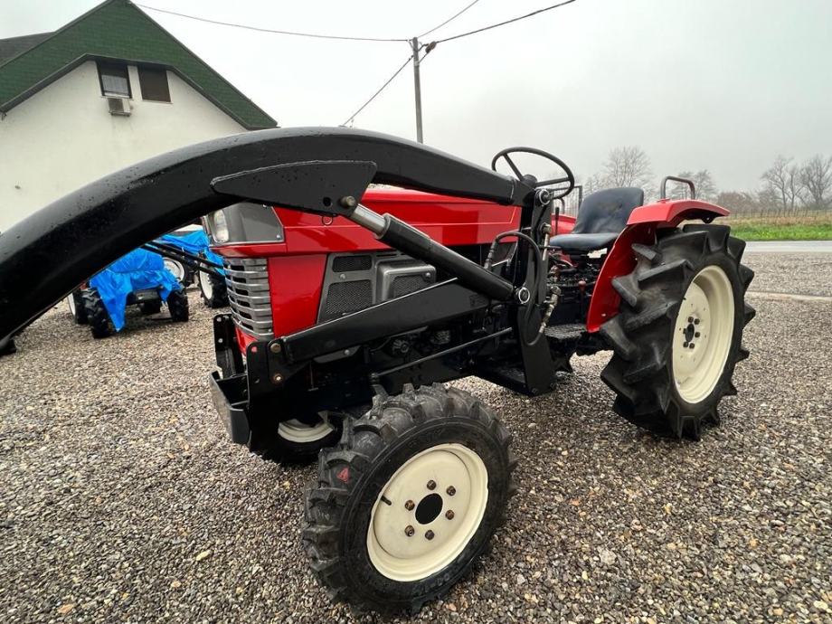 Yanmar sa utovarivačom