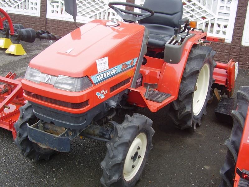 Traktor Yanmar Ke-4