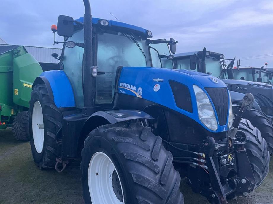 New Holland T7.235