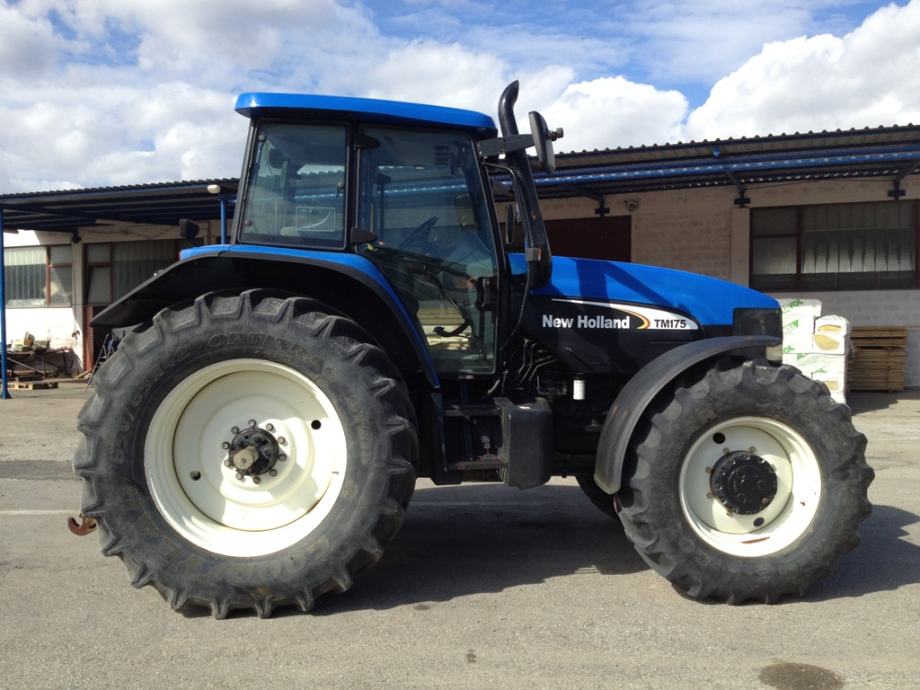 New Holland TM 175