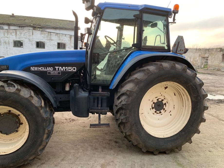 New Holland TM150