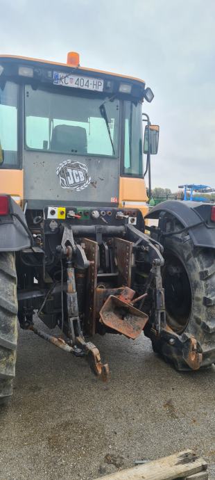 Prodaje se JCB R30 u vrlo dobrom stanju!!