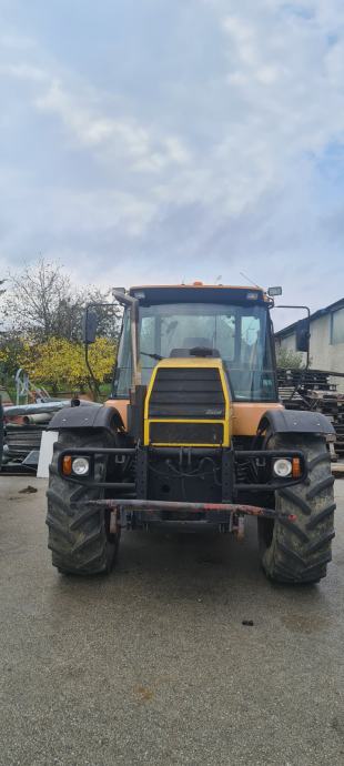 Prodaje se JCB R30 u vrlo dobrom stanju!!